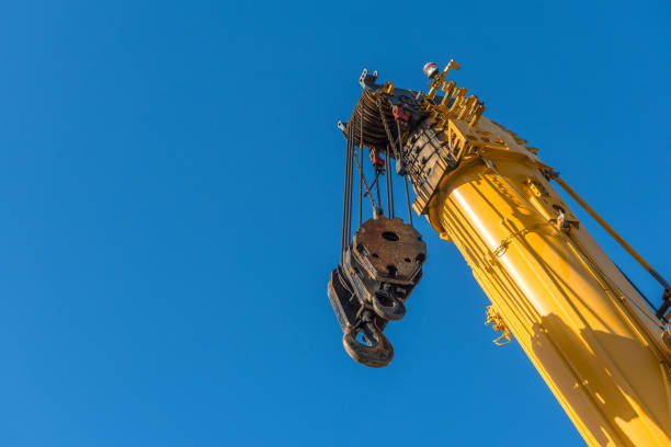 Lifting vs Rigging: Memahami Proses Pengangkatan yang Aman