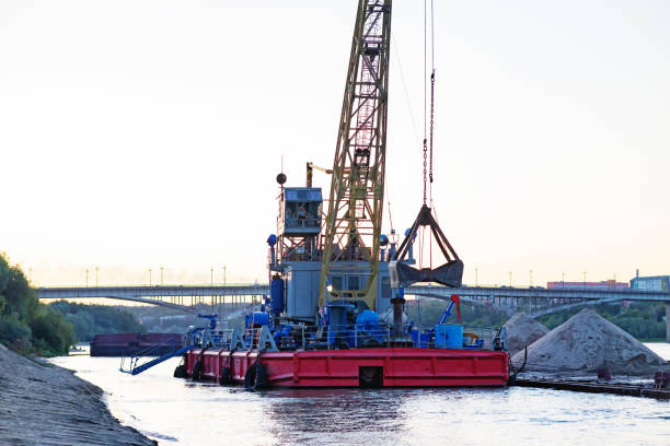 Mengenal Alat Berat Clamshell: Apa Fungsinya?