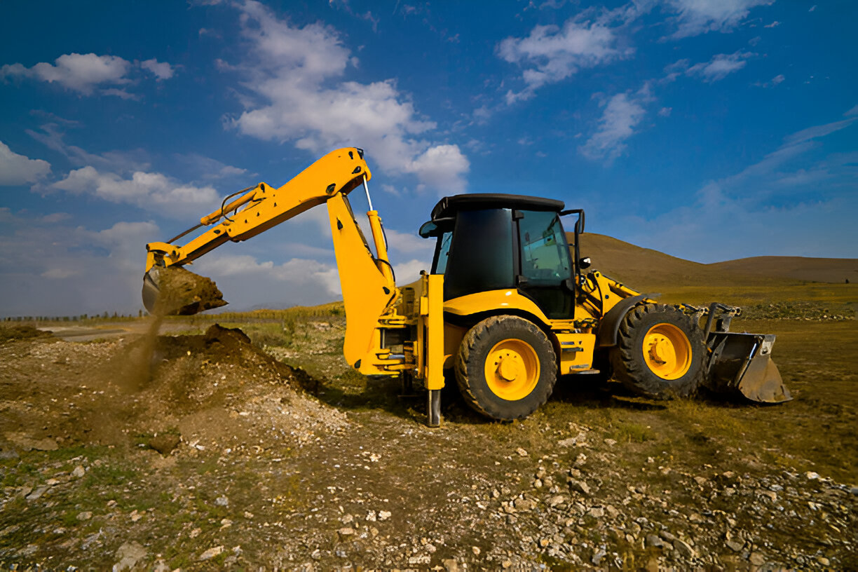 Skid Steer vs Backhoe, Ini Perbedaan Lengkapnya!